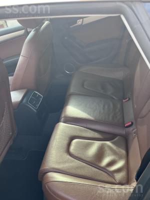 Melns Audi A5 2010 Daugavpils, ar dzinēja tilpumu 2.70 L un nobraukumu 210 tūkst. km par 10500 €, foto 6 vietnē AUTOMOTO.COM.LV