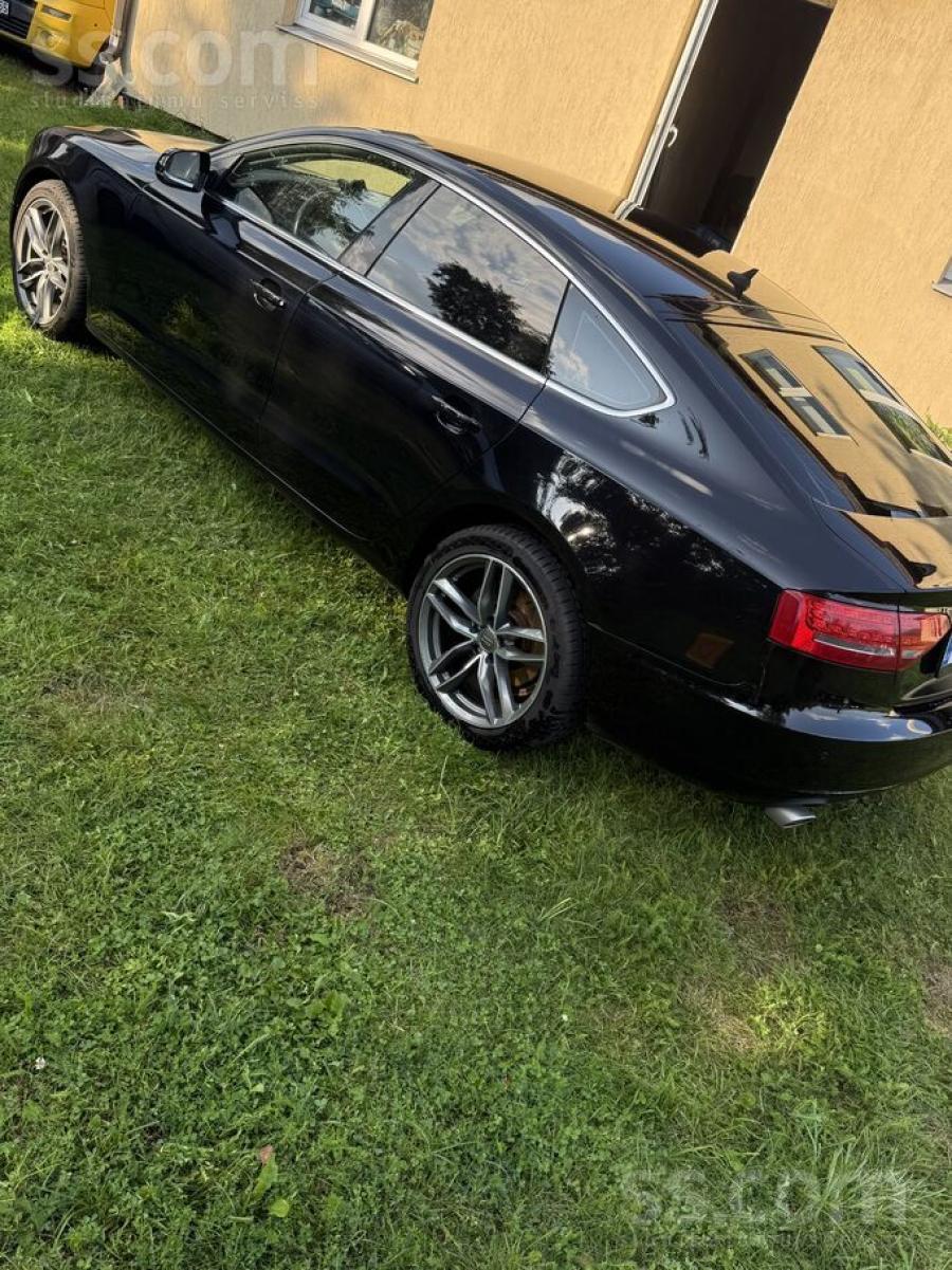 Black Audi A5 2010 in Riga, with an engine capacity of 3.00 L and mileage of 276 thousand km for 8500 €, photo 5 on AUTOMOTO.COM.LV