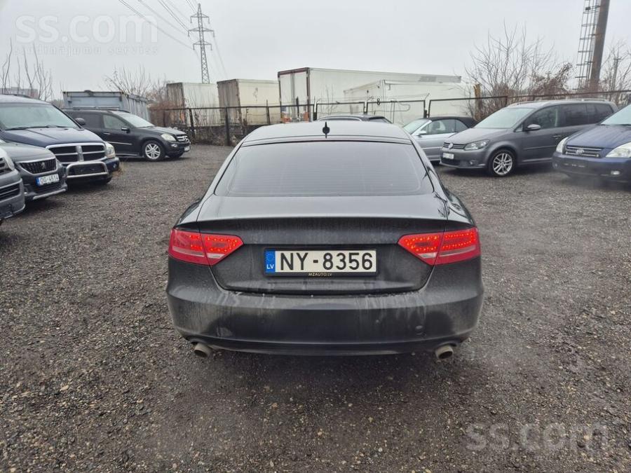 Black Audi A5 2011 in Riga, with an engine capacity of 3.00 L and mileage of 285 thousand km for 8990 €, photo 7 on AUTOMOTO.COM.LV