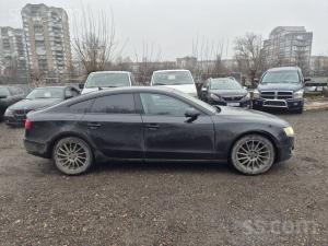 Black Audi A5 2011 in Riga, with an engine capacity of 3.00 L and mileage of 285 thousand km for 8990 €, photo 9 on AUTOMOTO.COM.LV