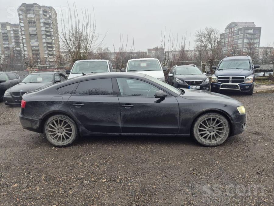 Melns Audi A5 2011 Rīga, ar dzinēja tilpumu 3.00 L un nobraukumu 285 tūkst. km par 8990 €, foto 8 vietnē AUTOMOTO.COM.LV