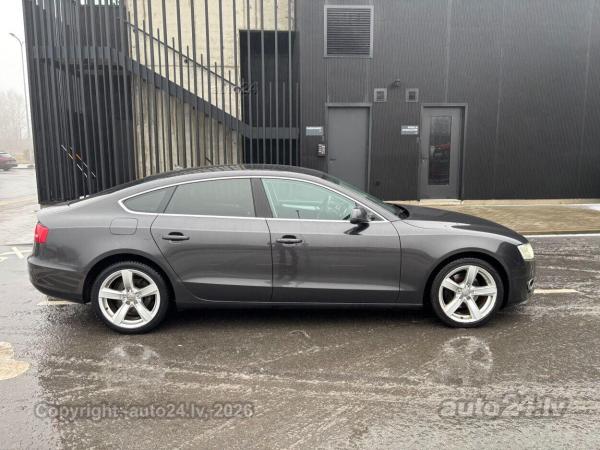 Melns Audi A5 2011 Tallina, ar dzinēja tilpumu 2.00 L un nobraukumu 349 tūkst. km par 5799 €, foto 6 vietnē AUTOMOTO.COM.LV