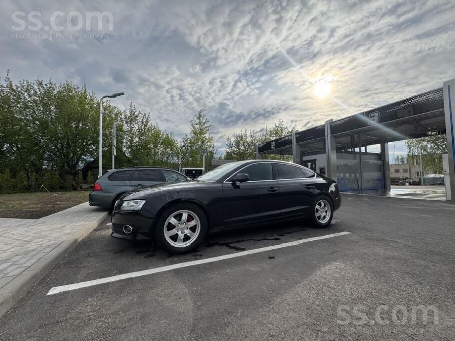 Melns Audi A5 2011 Daugavpils, ar dzinēja tilpumu 3.00 L un nobraukumu 309 tūkst. km par 7700 €, foto 4 vietnē AUTOMOTO.COM.LV