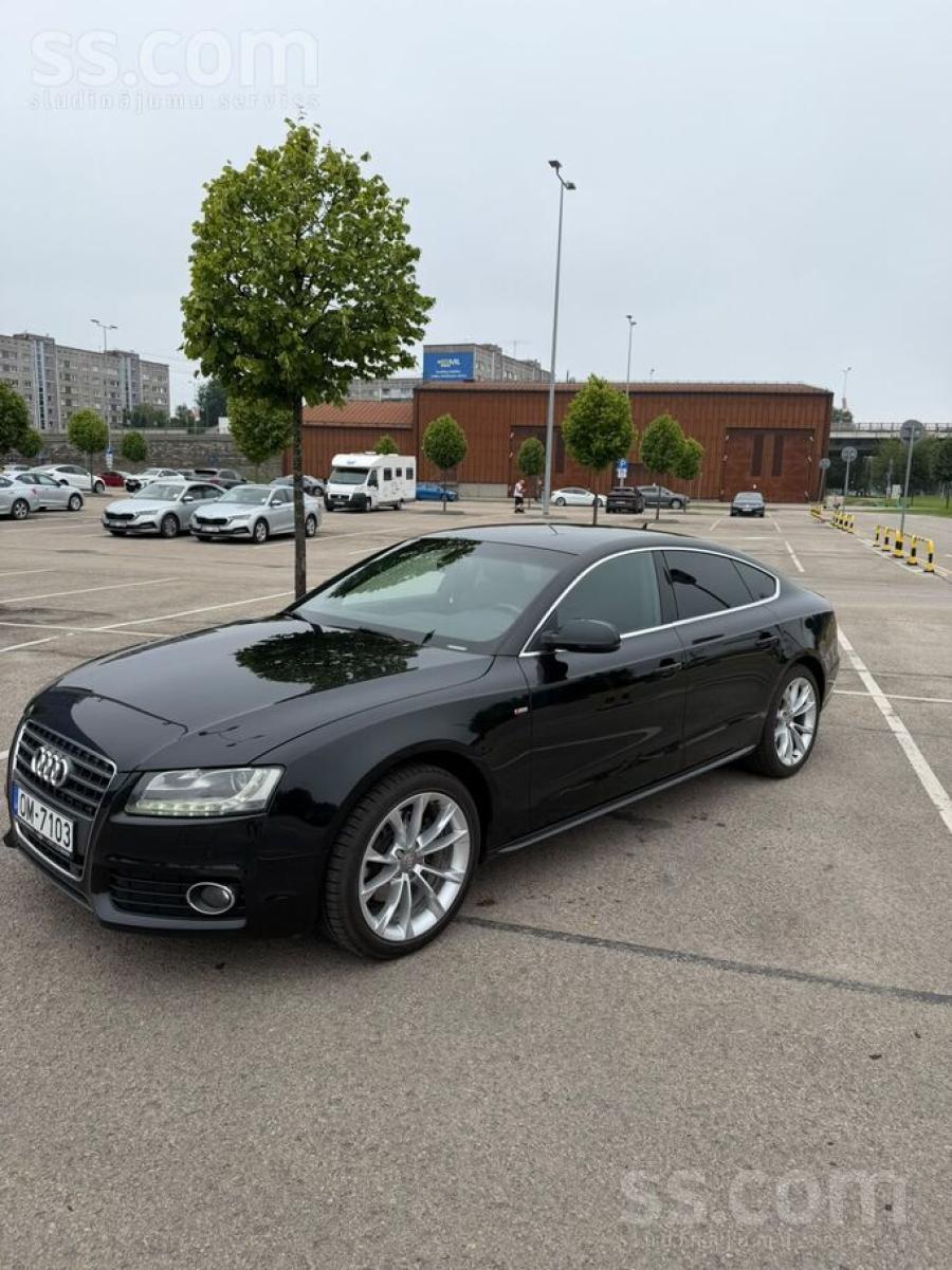 Black Audi A5 2011 in Riga, with an engine capacity of 2.00 L and mileage of 261 thousand km for 10250 €, photo 5 on AUTOMOTO.COM.LV