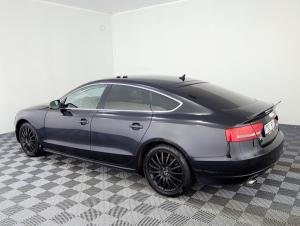 Black Audi A5 2011 in Tallinn, with an engine capacity of 3.00 L and mileage of 451 thousand km for 2299 €, photo 5 on AUTOMOTO.COM.LV