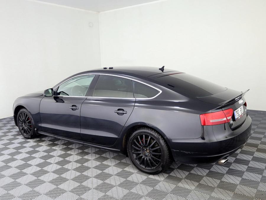 Black Audi A5 2011 in Tallinn, with an engine capacity of 3.00 L and mileage of 451 thousand km for 2299 €, photo 5 on AUTOMOTO.COM.LV