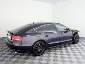 Black Audi A5 2011 in Tallinn, with an engine capacity of 3.00 L and mileage of 451 thousand km for 2299 €, photo 13 on AUTOMOTO.COM.LV