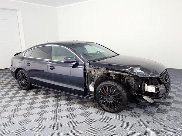 Black Audi A5 2011 in Tallinn, with an engine capacity of 3.00 L and mileage of 451 thousand km for 2299 €, photo 1 on AUTOMOTO.COM.LV