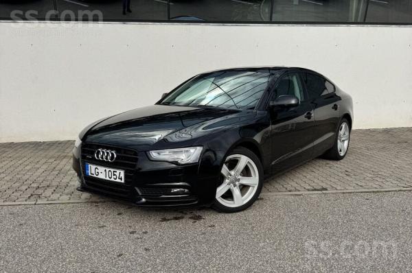 Black Audi A5 2013 in Riga, with an engine capacity of 3.00 L and mileage of 201 thousand km for 10500 €, photo 4 on AUTOMOTO.COM.LV