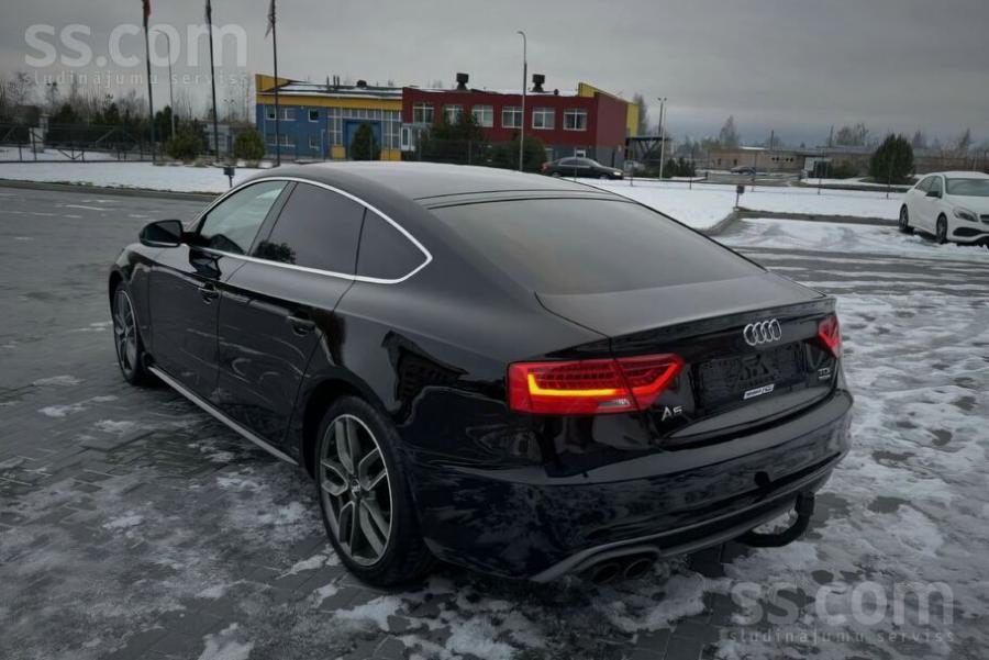 Melns Audi A5 2014 Telšiai, ar dzinēja tilpumu 2.00 L un nobraukumu 257 tūkst. km par 10699 €, foto 4 vietnē AUTOMOTO.COM.LV