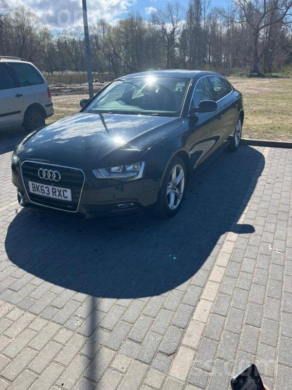 Black Audi A5 2014 in Liepaja, with an engine capacity of 2.00 L and mileage of 250 thousand km for 2900 €, photo 3 on AUTOMOTO.COM.LV