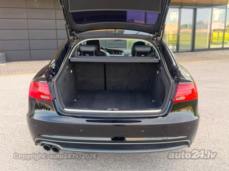 Black Audi A5 2016 in Tallinn, with an engine capacity of 2.00 L and mileage of 200 thousand km for 15900 €, photo 8 on AUTOMOTO.COM.LV