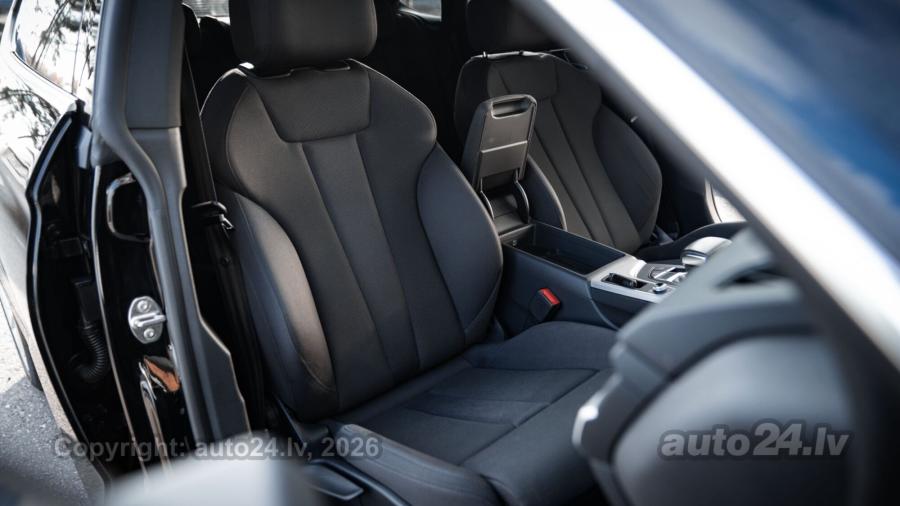 Melns Audi A5 2021 Tallina, ar dzinēja tilpumu 2.00 L un nobraukumu 120 tūkst. km par 30500 €, foto 14 vietnē AUTOMOTO.COM.LV