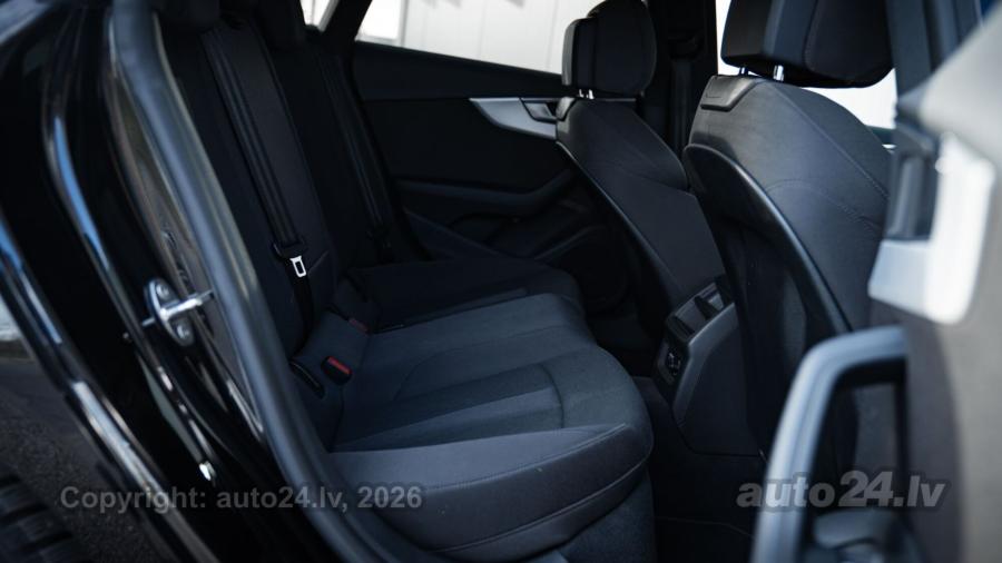 Melns Audi A5 2021 Tallina, ar dzinēja tilpumu 2.00 L un nobraukumu 120 tūkst. km par 30500 €, foto 15 vietnē AUTOMOTO.COM.LV