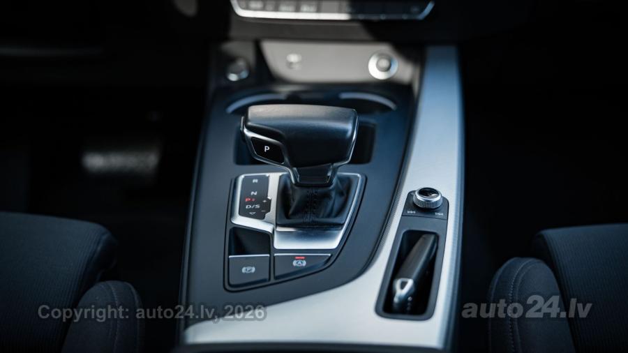 Melns Audi A5 2021 Tallina, ar dzinēja tilpumu 2.00 L un nobraukumu 120 tūkst. km par 30500 €, foto 17 vietnē AUTOMOTO.COM.LV