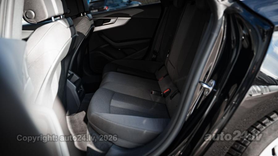 Melns Audi A5 2021 Tallina, ar dzinēja tilpumu 2.00 L un nobraukumu 120 tūkst. km par 30500 €, foto 18 vietnē AUTOMOTO.COM.LV