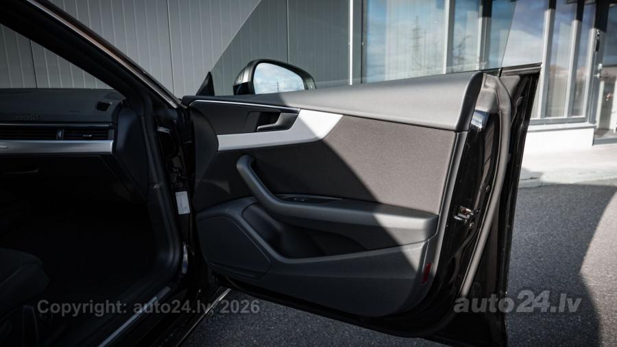 Melns Audi A5 2021 Tallina, ar dzinēja tilpumu 2.00 L un nobraukumu 120 tūkst. km par 30500 €, foto 23 vietnē AUTOMOTO.COM.LV