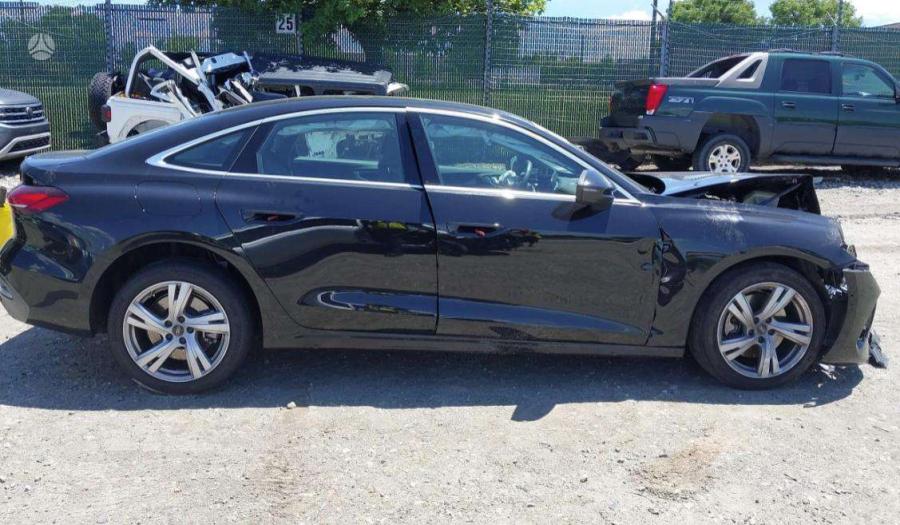 Melns Audi A5 2025 Kauņa, ar dzinēja tilpumu 2.00 L un nobraukumu 12 tūkst. km par 15490 €, foto 3 vietnē AUTOMOTO.COM.LV