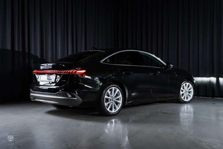 Melns Audi A5 2025 Viļņa, ar dzinēja tilpumu 1.97 L un nobraukumu 15 tūkst. km par 44999 €, foto 5 vietnē AUTOMOTO.COM.LV