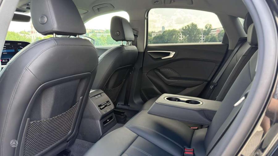 Black Audi A5 2026 in Vilnius, with an engine capacity of 1.98 L and mileage of 22 thousand km for 38300 €, photo 10 on AUTOMOTO.COM.LV