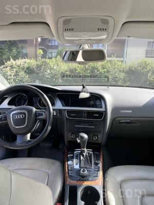 Black Audi A5 2009 in Riga, with an engine capacity of 2.00 L and mileage of 343 thousand km for 6250 €, photo 9 on AUTOMOTO.COM.LV