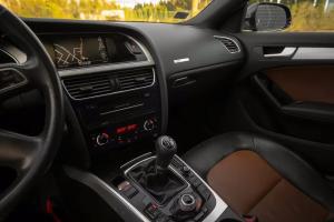 Black Audi A5 2009 in Jelgava, with an engine capacity of 2.70 L and mileage of 240 thousand km for 8900 €, photo 11 on AUTOMOTO.COM.LV