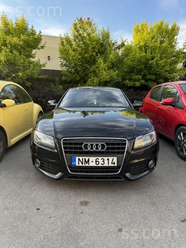 Black Audi A5 2010 in Riga, with an engine capacity of 2.00 L and mileage of 352 thousand km for 7500 €, photo 2 on AUTOMOTO.COM.LV