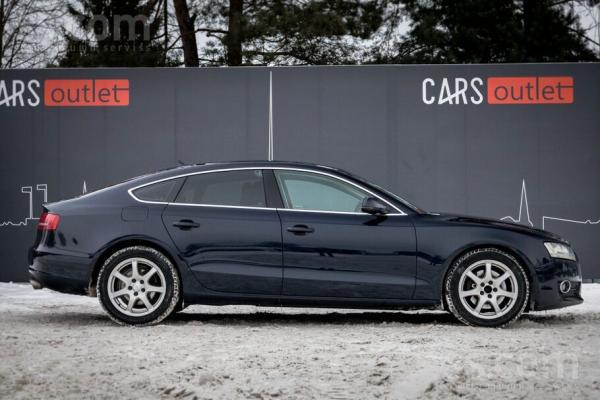 Black Audi A5 2010 in Riga, with an engine capacity of 2.00 L and mileage of 304 thousand km for 8990 €, photo 4 on AUTOMOTO.COM.LV