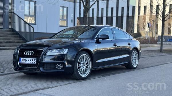 Black Audi A5 2010 in Riga, with an engine capacity of 3.00 L and mileage of 327 thousand km for 7700 €, photo 2 on AUTOMOTO.COM.LV