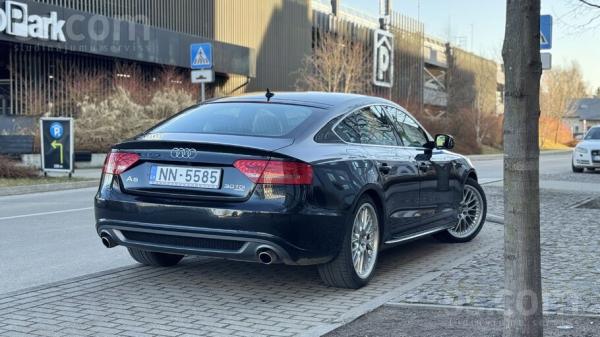 Black Audi A5 2010 in Riga, with an engine capacity of 3.00 L and mileage of 327 thousand km for 7700 €, photo 4 on AUTOMOTO.COM.LV