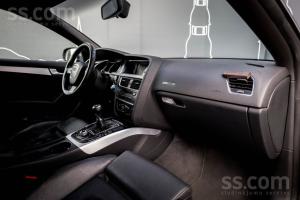 Black Audi A5 2010 in Riga, with an engine capacity of 2.00 L and mileage of 413 thousand km for 6990 €, photo 12 on AUTOMOTO.COM.LV