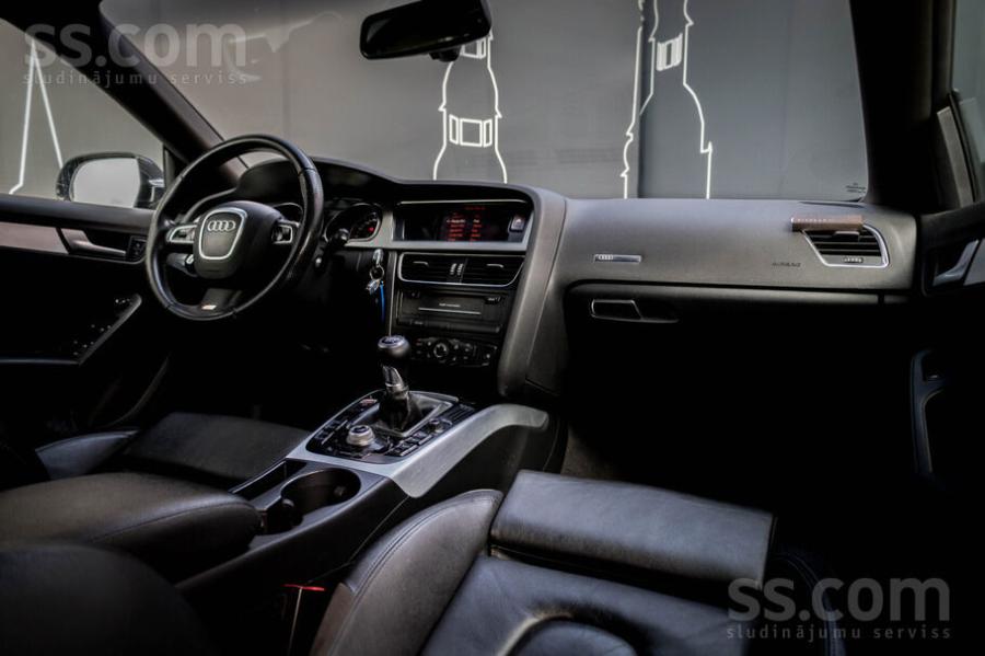 Black Audi A5 2010 in Riga, with an engine capacity of 2.00 L and mileage of 413 thousand km for 6990 €, photo 13 on AUTOMOTO.COM.LV