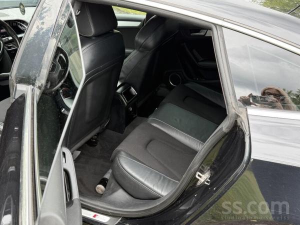 Black Audi A5 2010 in Riga, with an engine capacity of 2.70 L and mileage of 43 thousand km for 9990 €, photo 4 on AUTOMOTO.COM.LV