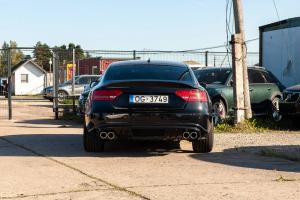 Black Audi A5 2010 in Riga, with an engine capacity of 2.70 L and mileage of 221 thousand km for 10995 €, photo 7 on AUTOMOTO.COM.LV