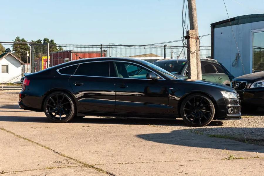 Black Audi A5 2010 in Riga, with an engine capacity of 2.70 L and mileage of 221 thousand km for 10995 €, photo 8 on AUTOMOTO.COM.LV
