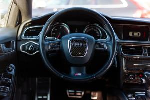 Black Audi A5 2010 in Riga, with an engine capacity of 2.70 L and mileage of 221 thousand km for 10995 €, photo 29 on AUTOMOTO.COM.LV