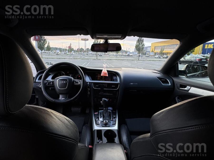 Black Audi A5 2010 in Riga, with an engine capacity of 2.00 L and mileage of 352 thousand km for 6700 €, photo 6 on AUTOMOTO.COM.LV