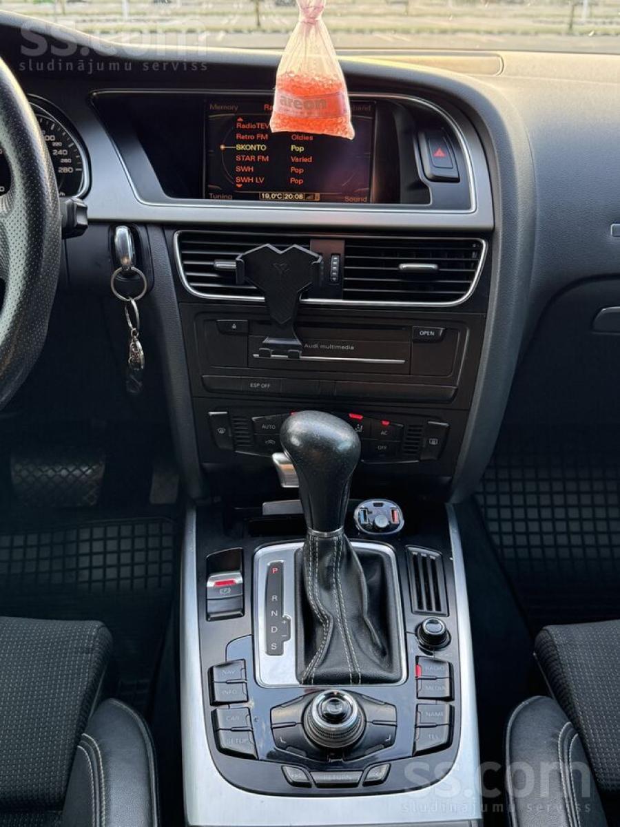 Black Audi A5 2010 in Riga, with an engine capacity of 2.00 L and mileage of 352 thousand km for 6700 €, photo 8 on AUTOMOTO.COM.LV