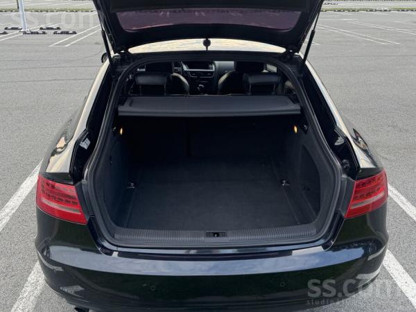 Black Audi A5 2010 in Riga, with an engine capacity of 2.00 L and mileage of 352 thousand km for 6700 €, photo 10 on AUTOMOTO.COM.LV