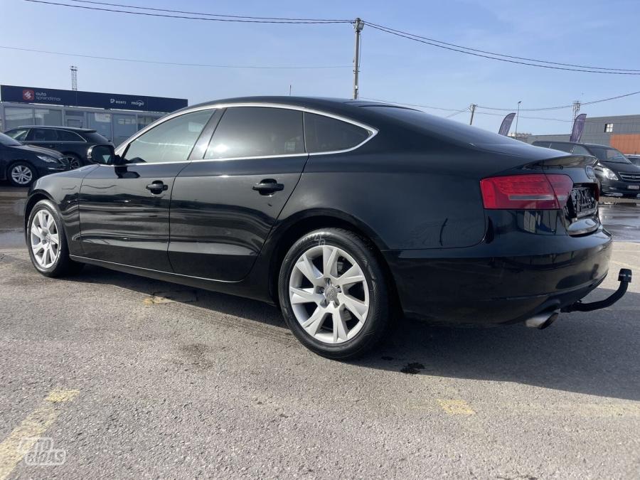 Black Audi A5 2011 in Kaunas, with an engine capacity of 2.00 L and mileage of 290 thousand km for 6450 €, photo 17 on AUTOMOTO.COM.LV