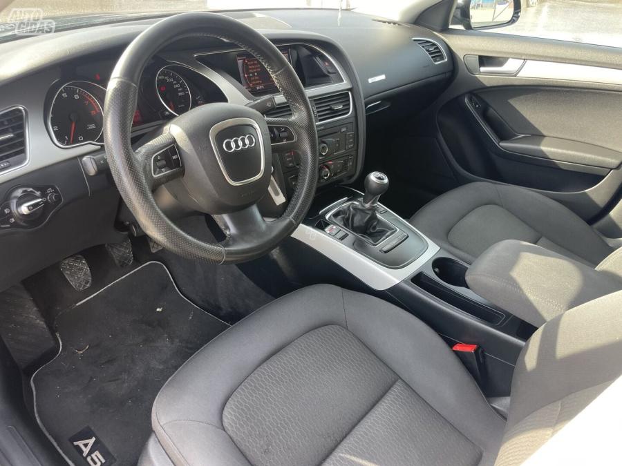 Black Audi A5 2011 in Kaunas, with an engine capacity of 2.00 L and mileage of 290 thousand km for 6450 €, photo 20 on AUTOMOTO.COM.LV