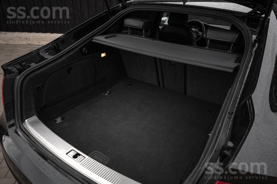 Black Audi A5 2011 in Jelgava, with an engine capacity of 2.00 L and mileage of 256 thousand km for 8900 €, photo 13 on AUTOMOTO.COM.LV