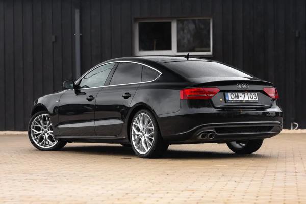 Black Audi A5 2011 in Jelgava, with an engine capacity of 2.00 L and mileage of 256 thousand km for 8900 €, photo 4 on AUTOMOTO.COM.LV