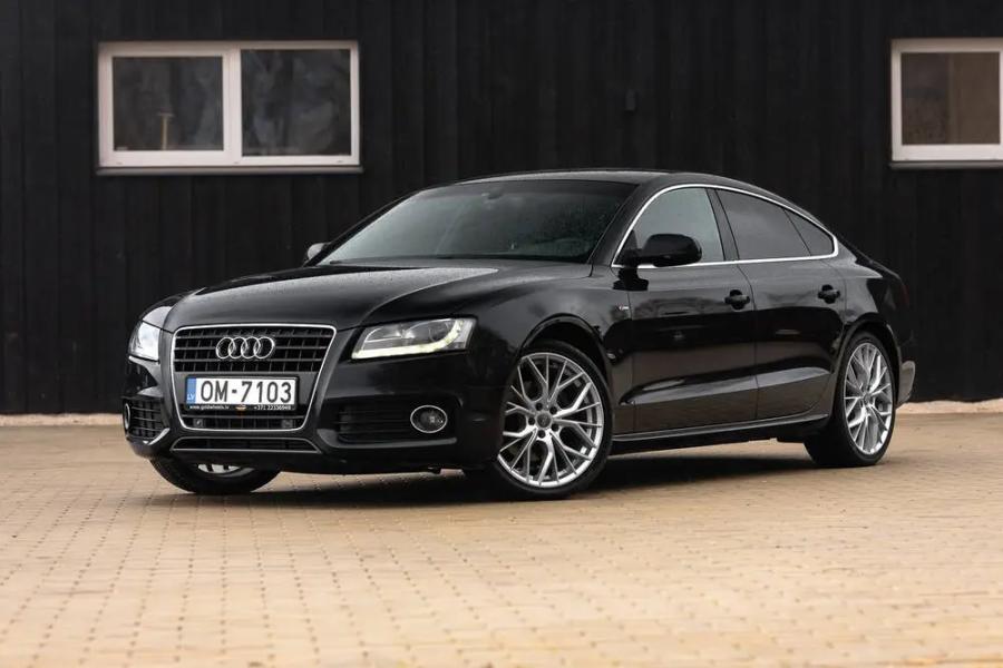 Melns Audi A5 2011 Jelgava, ar dzinēja tilpumu 2.00 L un nobraukumu 256 tūkst. km par 8900 €, foto 1 vietnē AUTOMOTO.COM.LV