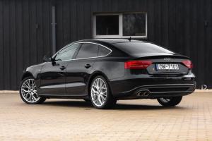 Melns Audi A5 2011 Jelgava, ar dzinēja tilpumu 2.00 L un nobraukumu 256 tūkst. km par 8900 €, foto 5 vietnē AUTOMOTO.COM.LV