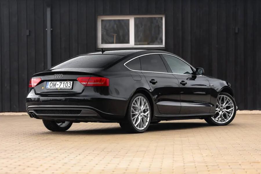 Melns Audi A5 2011 Jelgava, ar dzinēja tilpumu 2.00 L un nobraukumu 256 tūkst. km par 8900 €, foto 6 vietnē AUTOMOTO.COM.LV