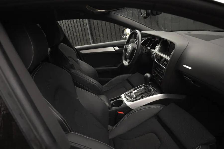 Melns Audi A5 2011 Jelgava, ar dzinēja tilpumu 2.00 L un nobraukumu 256 tūkst. km par 8900 €, foto 9 vietnē AUTOMOTO.COM.LV