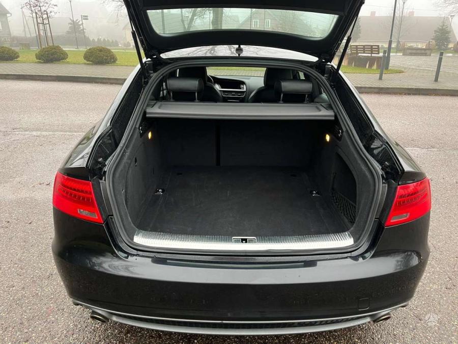 Black Audi A5 2012 in Raseiniai, with an engine capacity of 3.00 L and mileage of 275 thousand km for 10950 €, photo 21 on AUTOMOTO.COM.LV