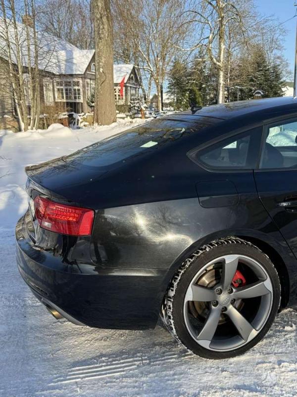 Black Audi A5 2014 in Raseiniai, with an engine capacity of 3.00 L and mileage of 274 thousand km for 10450 €, photo 7 on AUTOMOTO.COM.LV