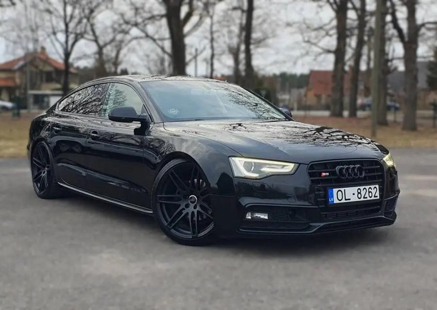 Black Audi A5 2016 in Jelgava, with an engine capacity of 1.80 L and mileage of 254 thousand km for 12650 €, photo 1 on AUTOMOTO.COM.LV